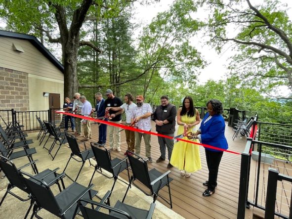 Mill Mountain Zoo reveals new Skyline Stage | News/Talk 960-AM & FM-107 ...